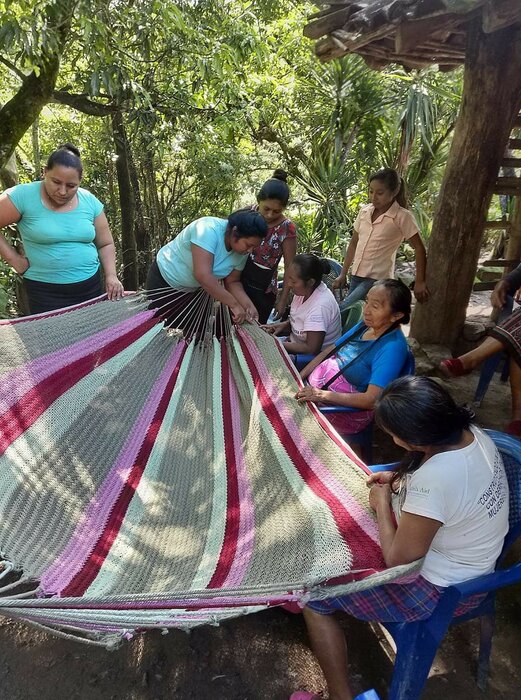 “Mujeres con Esperanza” comercializan sus hamacas más allá de El ...
